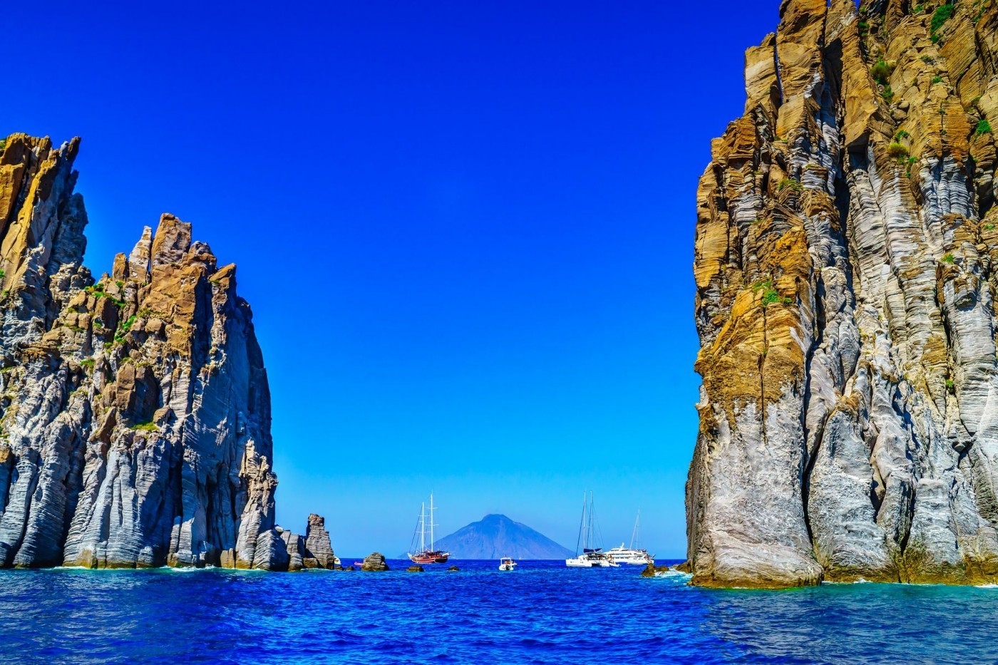 Stromboli - Come arrivare, dove dormire e spiagge